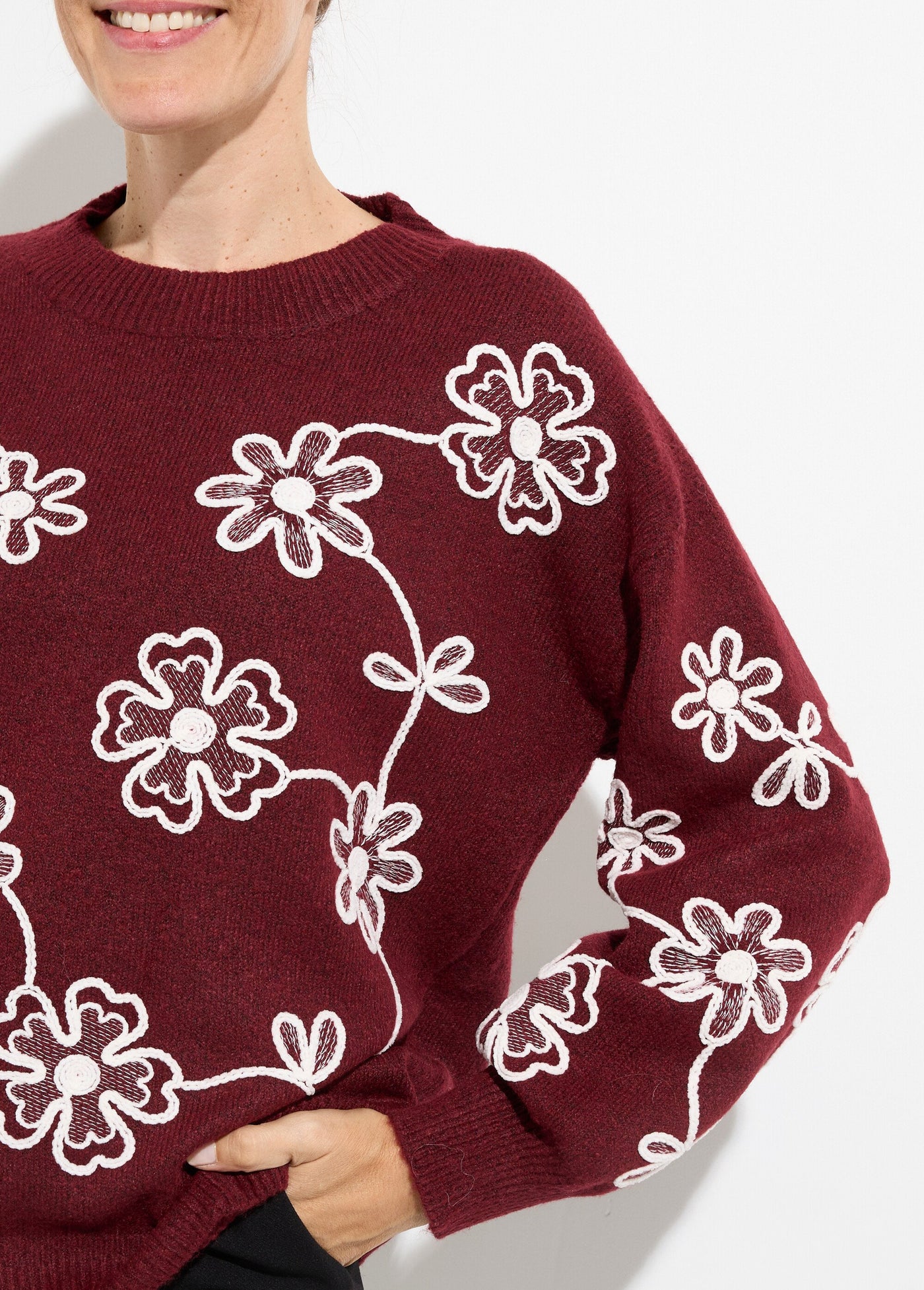 Pull montant application fleurs brodées Bordeaux | Afibel