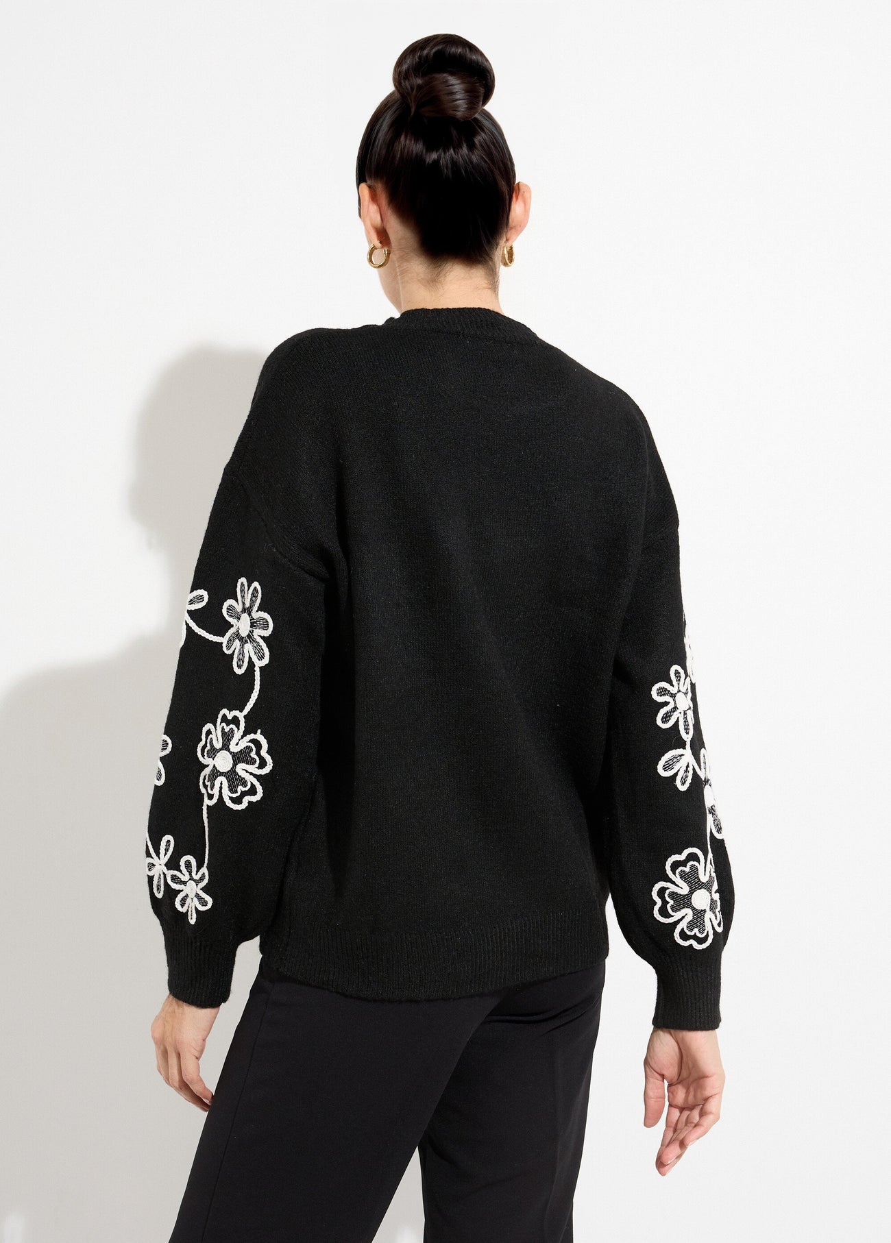 Pull montant application fleurs brodées Noir | Afibel
